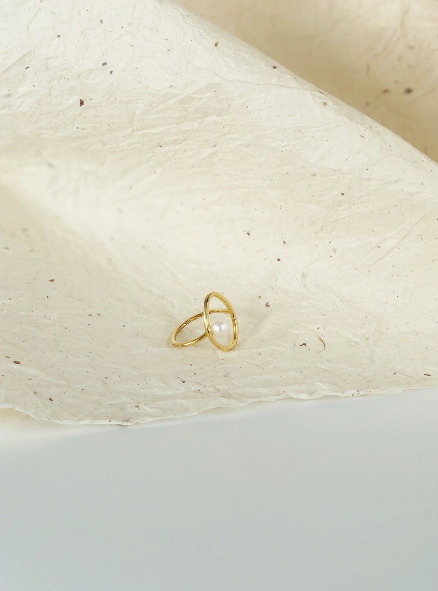 Floating Pearl Ring – LISA QU